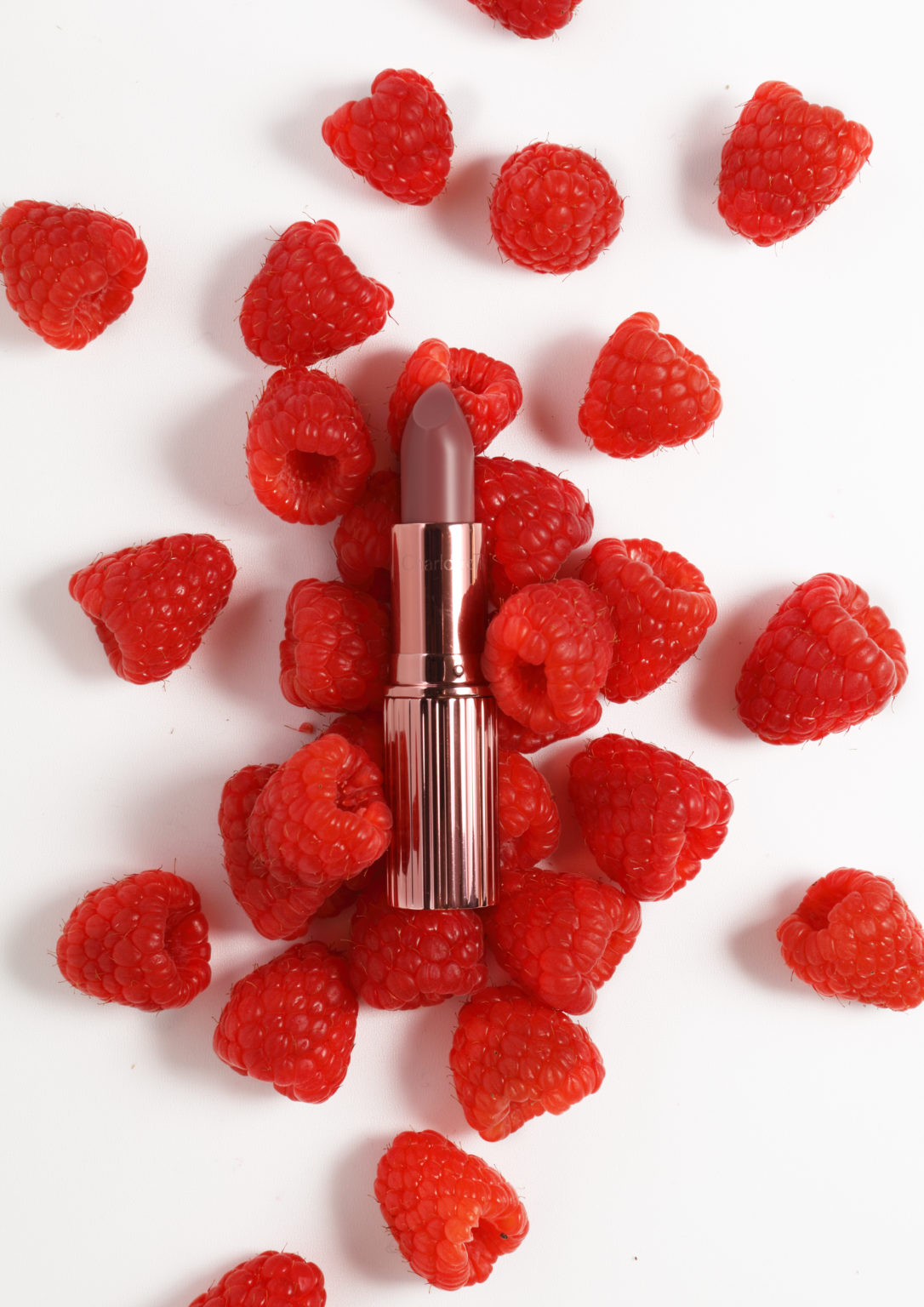 Lipstick pour les femmes (...) Lipstick for the girls. D.Balavoine ...